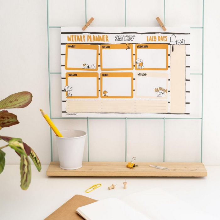 Planning hebdomadaire bloc A4 Erik, Peanuts, Snoopy Lazy days (Anglais)