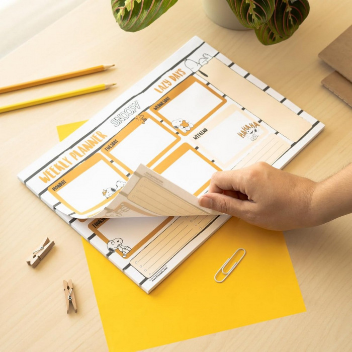 Planning hebdomadaire bloc A4 Erik, Peanuts, Snoopy Lazy days (Anglais)