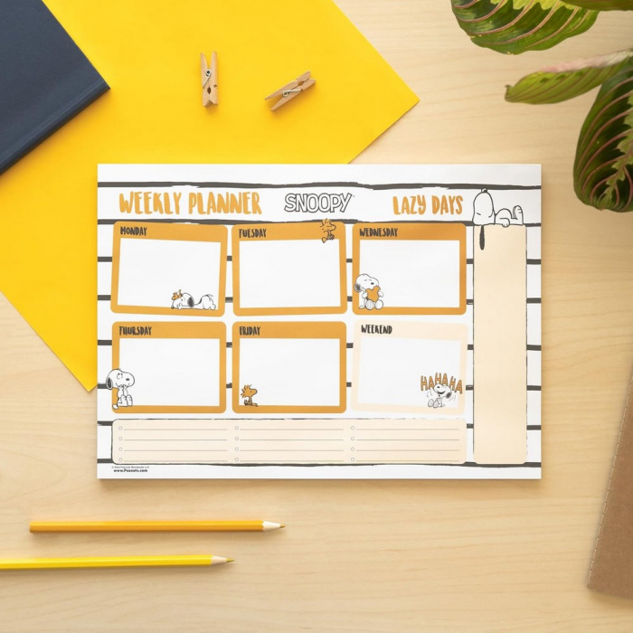 Planning hebdomadaire bloc A4 Erik, Peanuts, Snoopy Lazy days (Anglais)