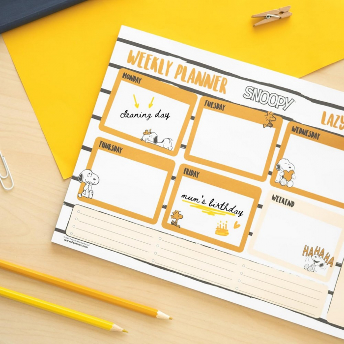Planning hebdomadaire bloc A4 Erik, Peanuts, Snoopy Lazy days (Anglais)